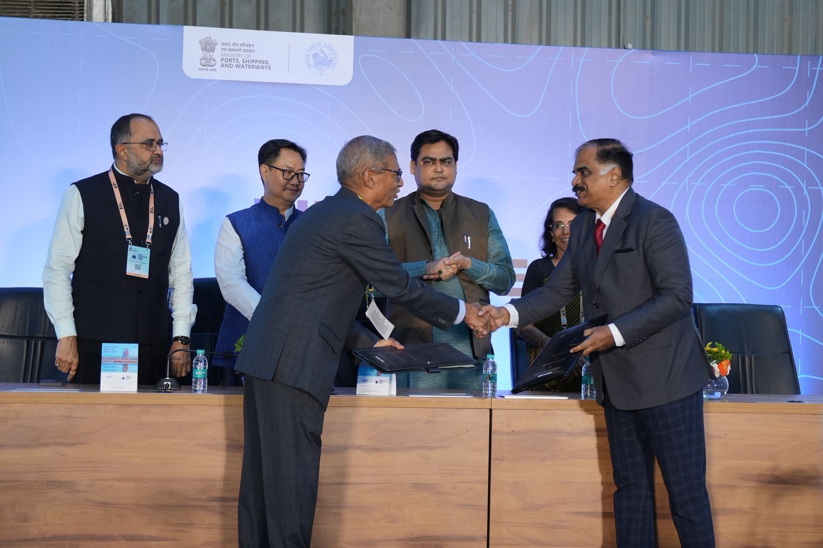 JNPA signs three landmark MoUs worth ₹53,000 Crore for Vadhvan Port ...